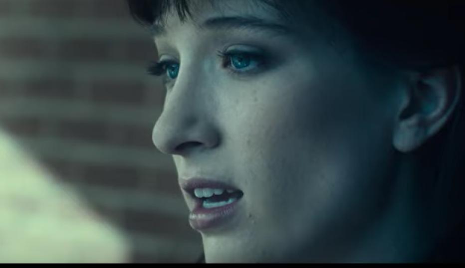 Above Suspicion Trailer Emilia Clarke Gegen Fbi Auf Netflix