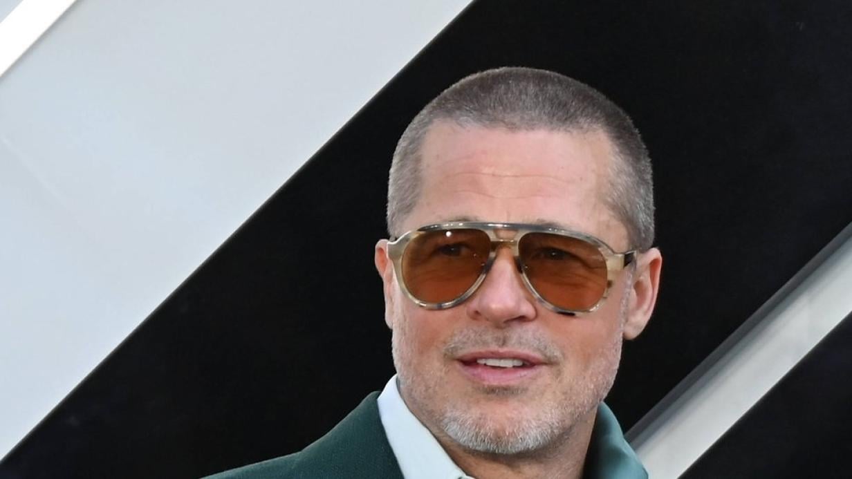 Skysky20 gorgeous face and countenance, lengthy locks and