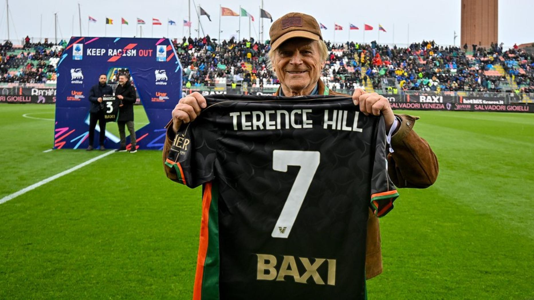 Terence Hill: 86. Geburtstag im Fußballstadion