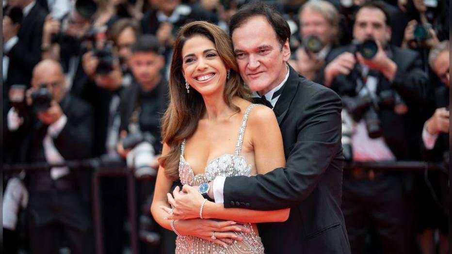 Quentin Tarantino mit Ehefrau in Cannes auf rotem Teppich