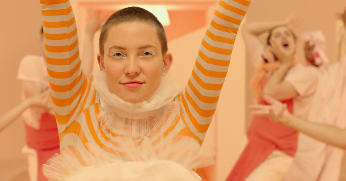 "Music"-Trailer: Pop-Ikone Sia präsentiert ihr Film-Debüt