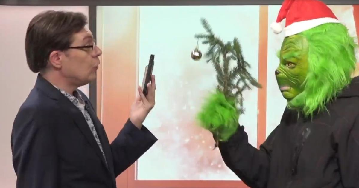 film.at-Weihnachts-Video mit Grinch und Hulk