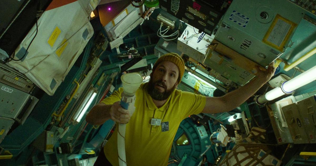 "Spaceman"-Trailer: Adam Sandler fliegt für Netflix ins All