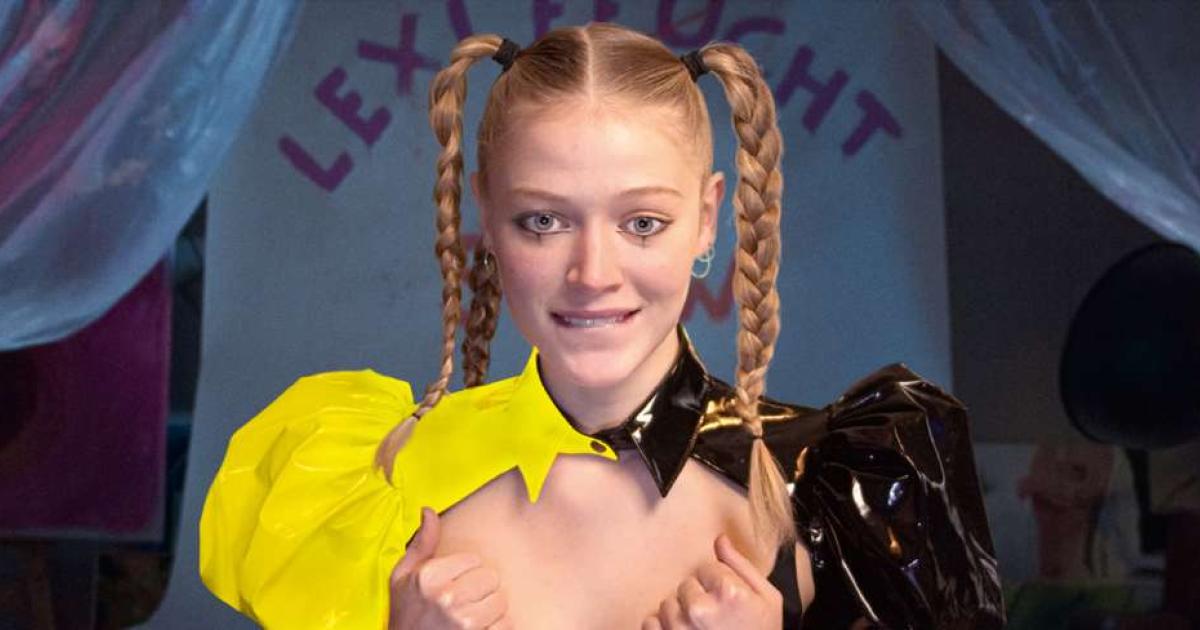 "Broke. Alone. A Kinky Love Story"-Trailer: Camgirl-Komödie